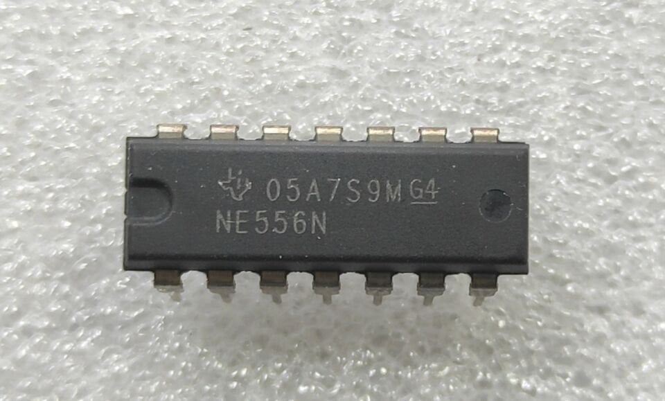 NE556 (LM556)